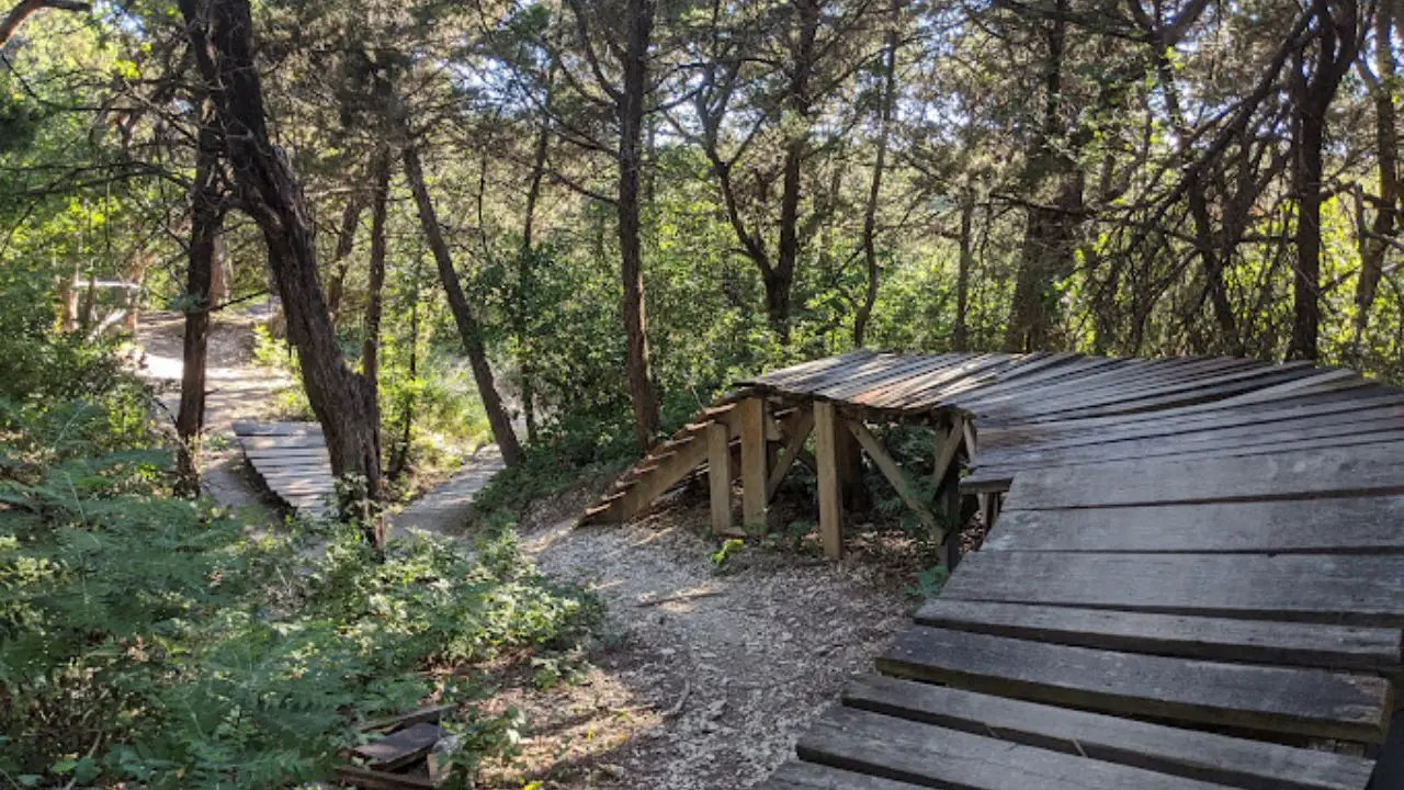 Top 10 Best Hiking Trails In Dallas TX - Incredible Texas